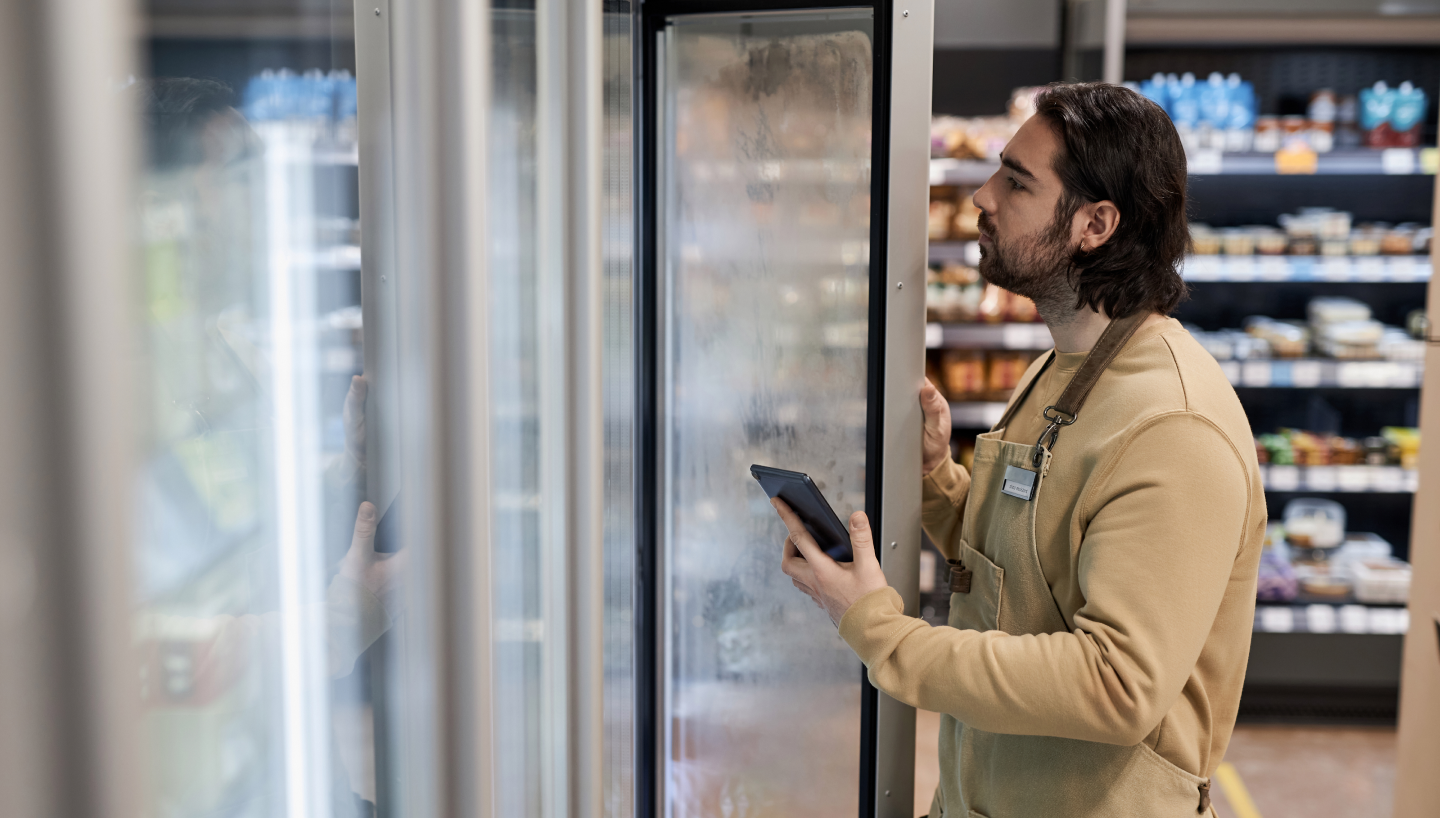 AI scheduling in retail: How to master staff shortages